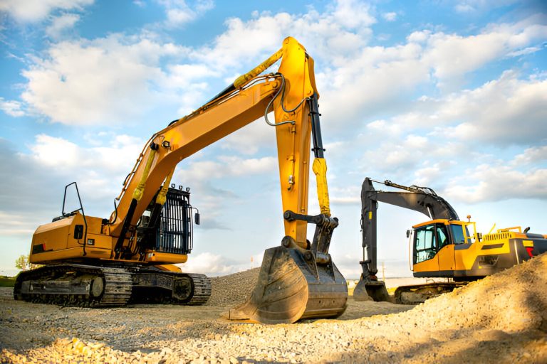 7 Spesifikasi dan Komponen Utama Excavator PC 200